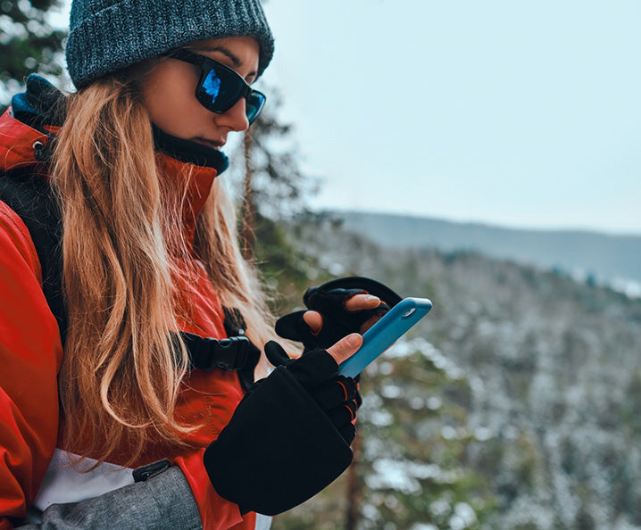 How to Keep Your Phone Warm During Winter – Pela Case