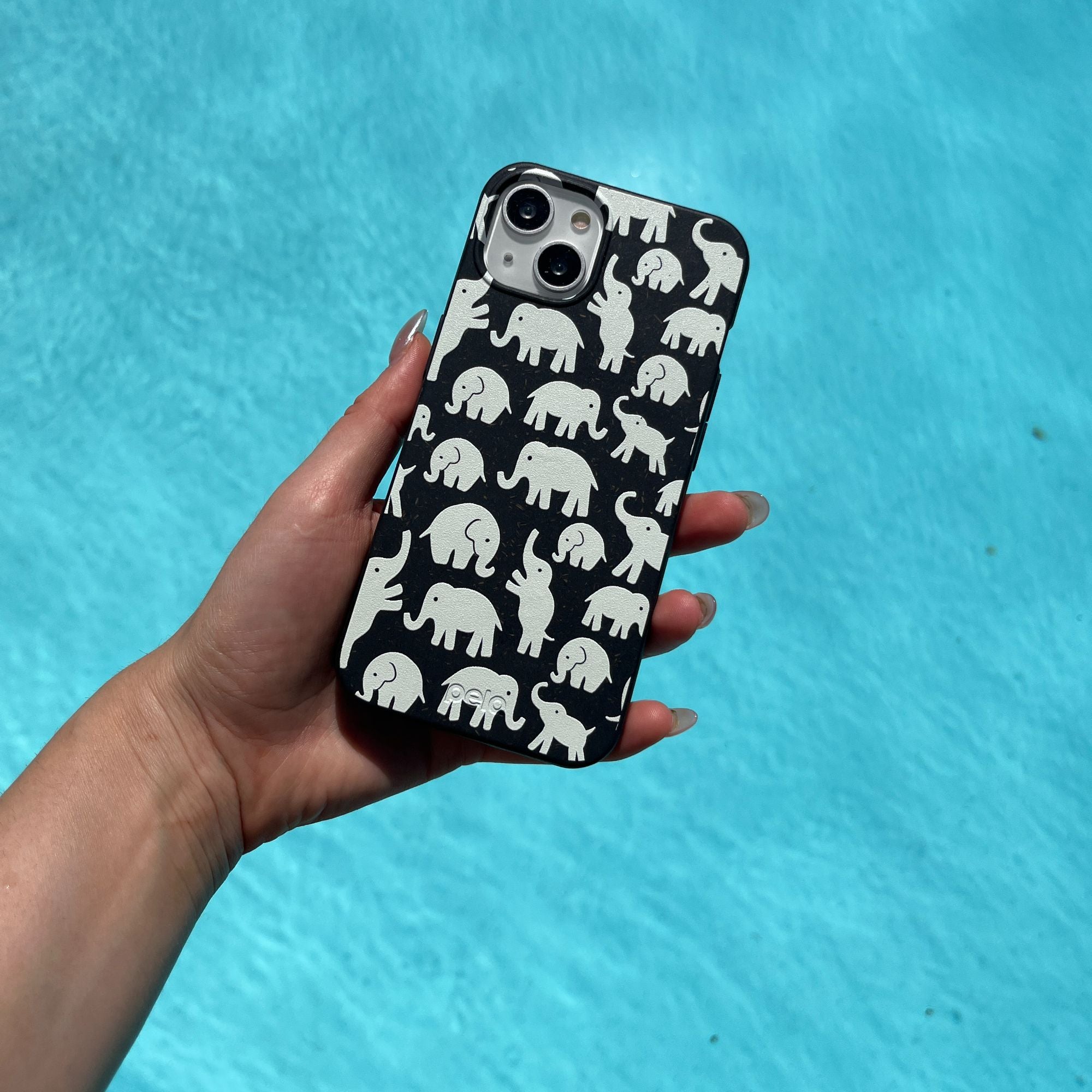 Black Little Elephants iPhone XR Case – Pela Case