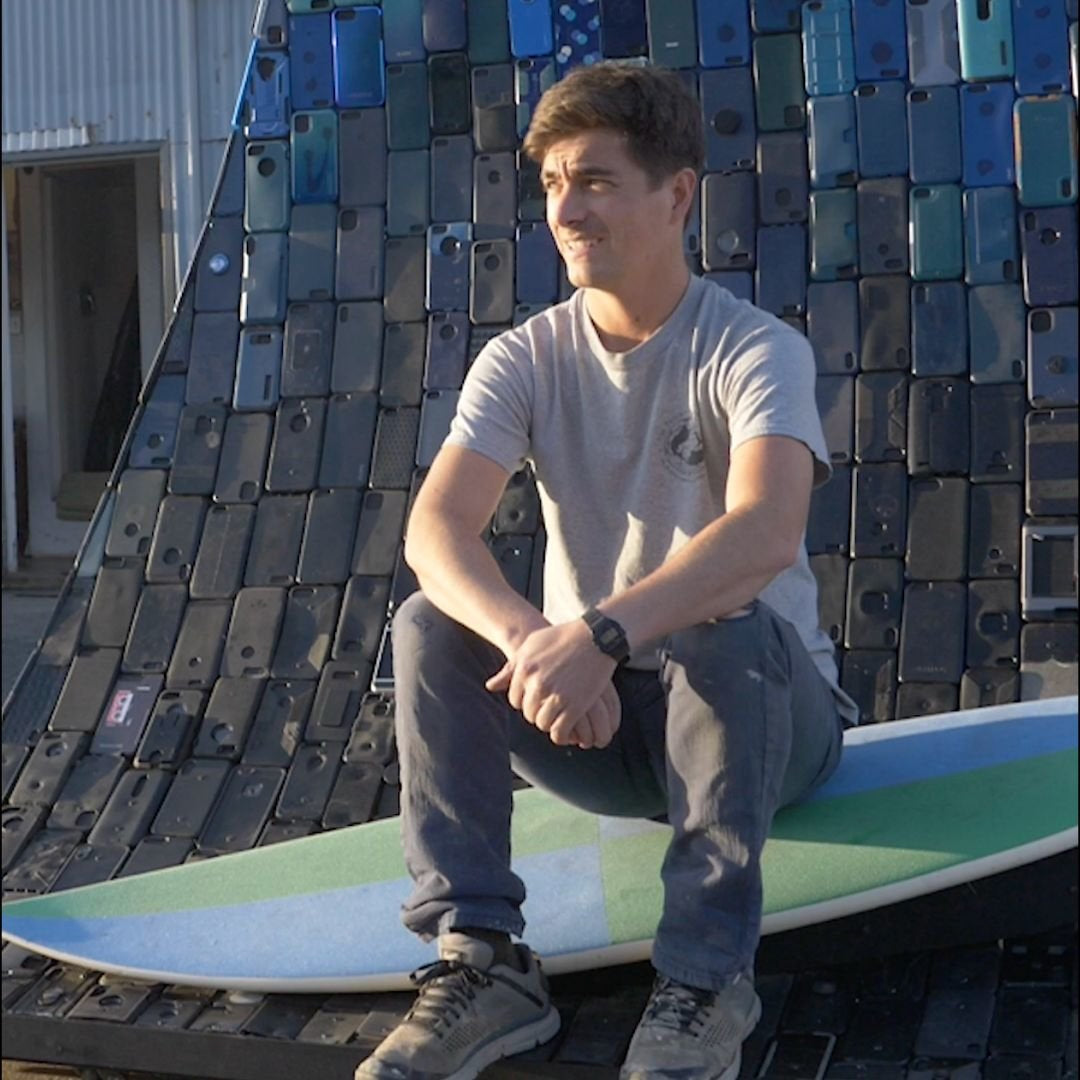 Plastic Wave – Pela Case