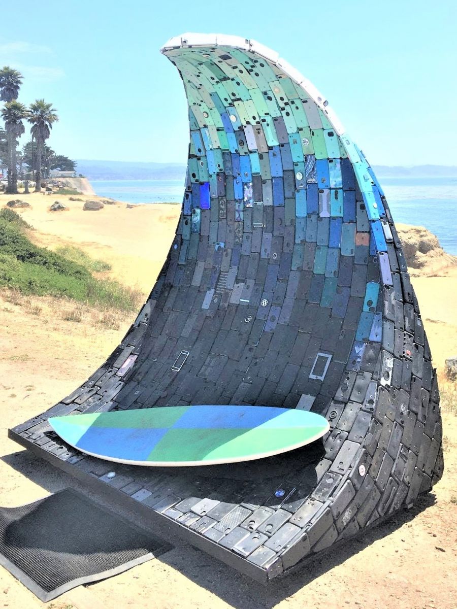 Plastic Wave – Pela Case